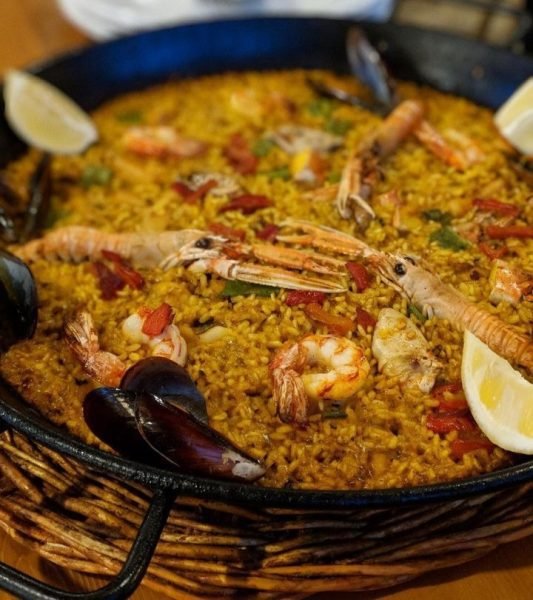Dónde Comer la Mejor Paella en Madrid - Guía 2025